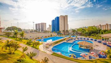 5 piscinas exteriores