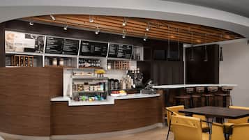 Café da manhã completo todos os dias mediante uma taxa