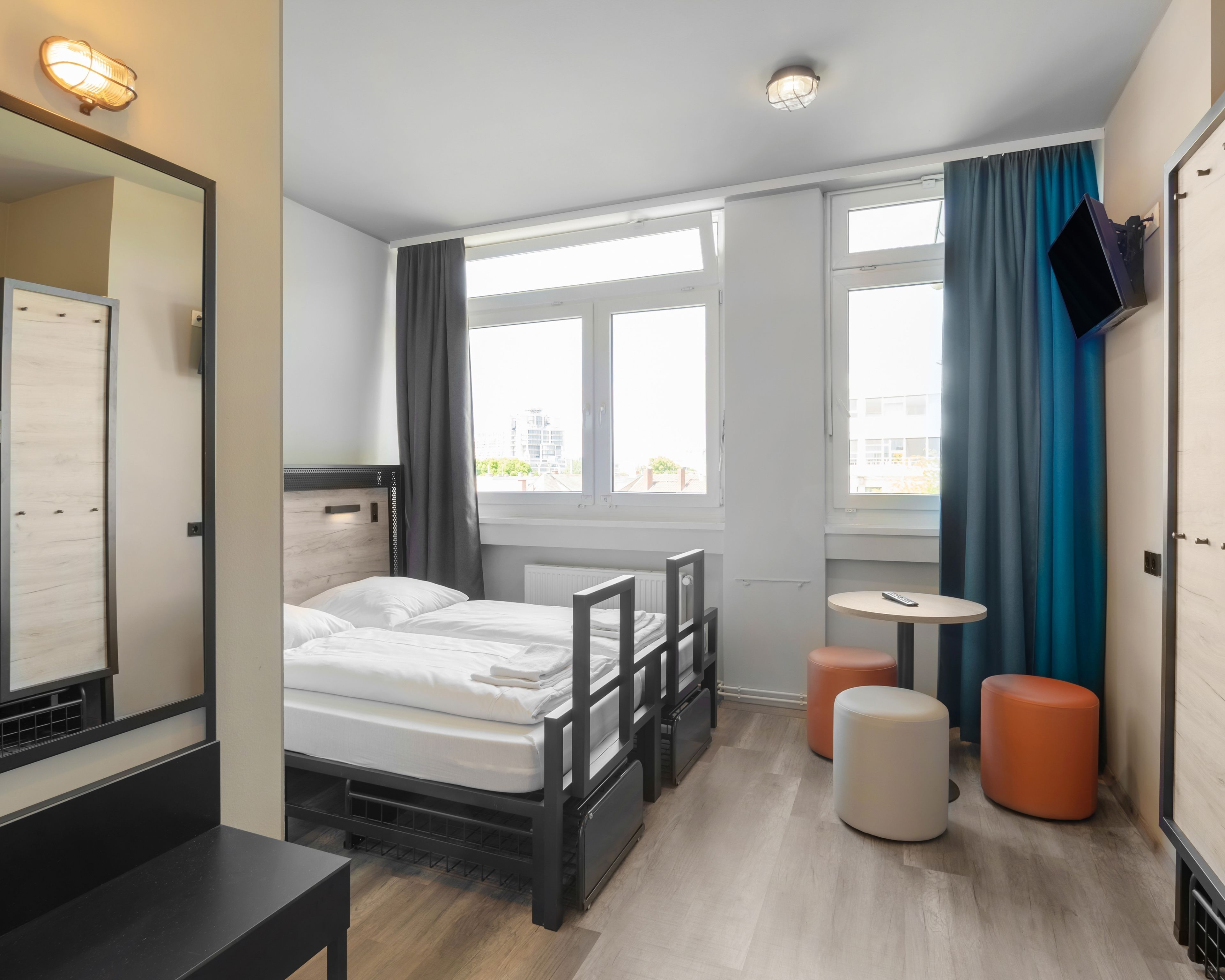 Cofre no quarto, secretária, Wi-fi grátis, roupa de cama fornecida 