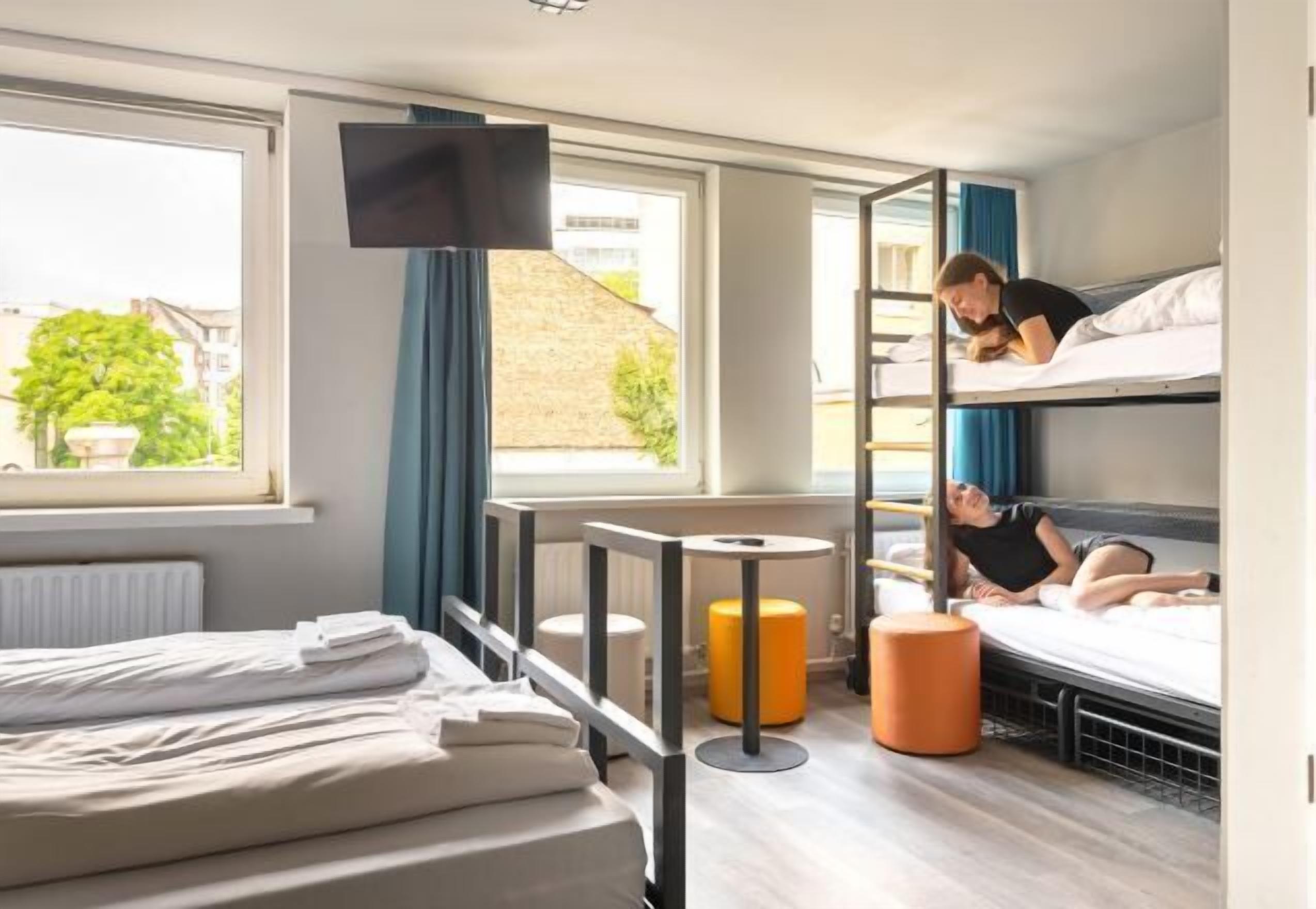 Cofre no quarto, secretária, Wi-fi grátis, roupa de cama fornecida 