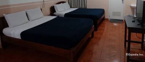 Quarto Premier | Cofre no quarto, secretária, cortinas/cortinados opacos