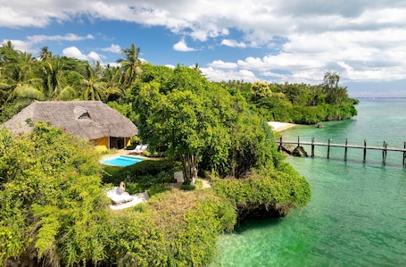 Ocean Access Villas (with private pool) | Roupas de cama antialérgicas, frigobar, cofres nos quartos. Zanzi Resort