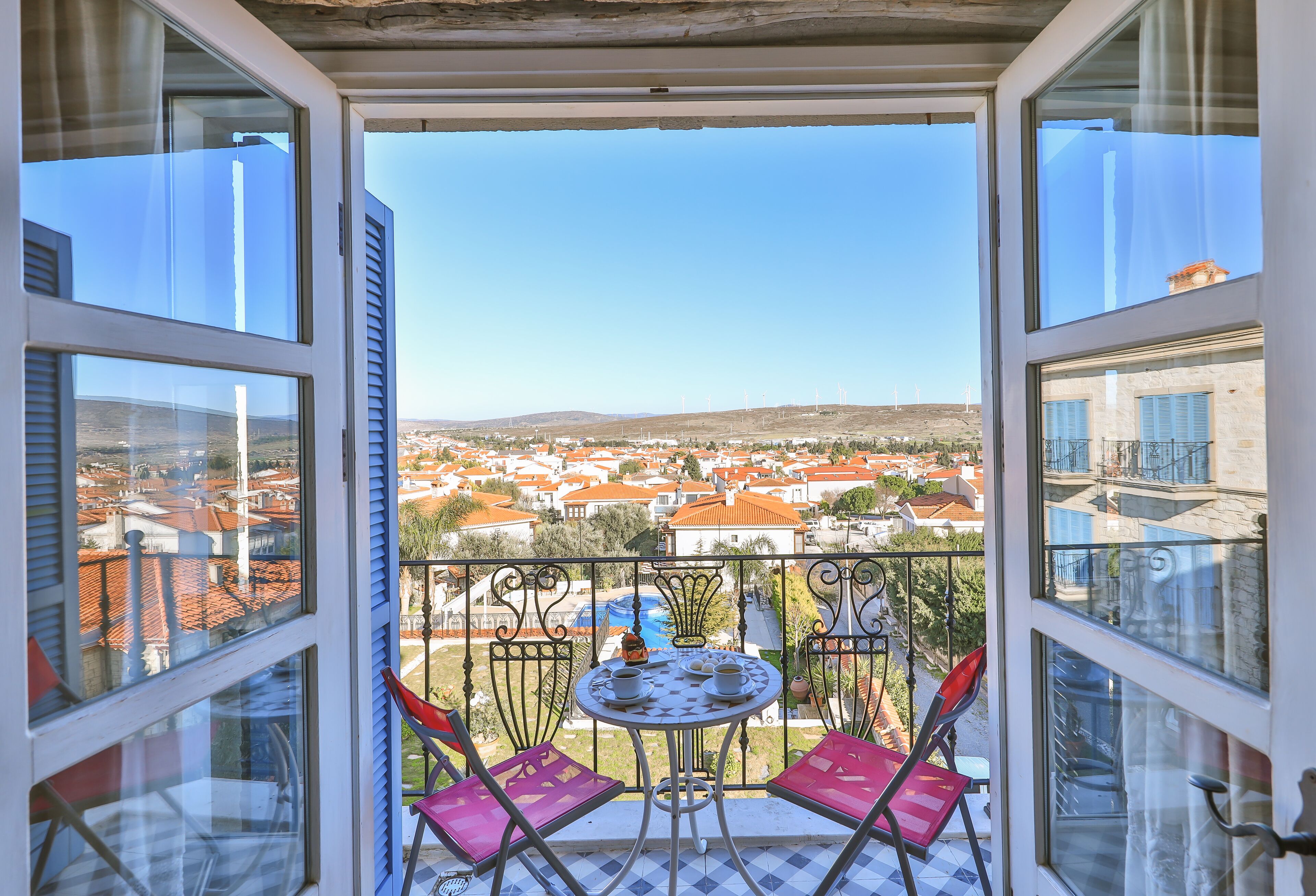 Quarto Duplo Deluxe, vista para a piscina | Varanda