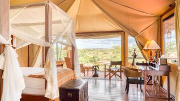 Tenda Deluxe, 1 cama king-size, terraço, vista para o parque (Deluxe Tent with 1King Bed) | Vista do quarto