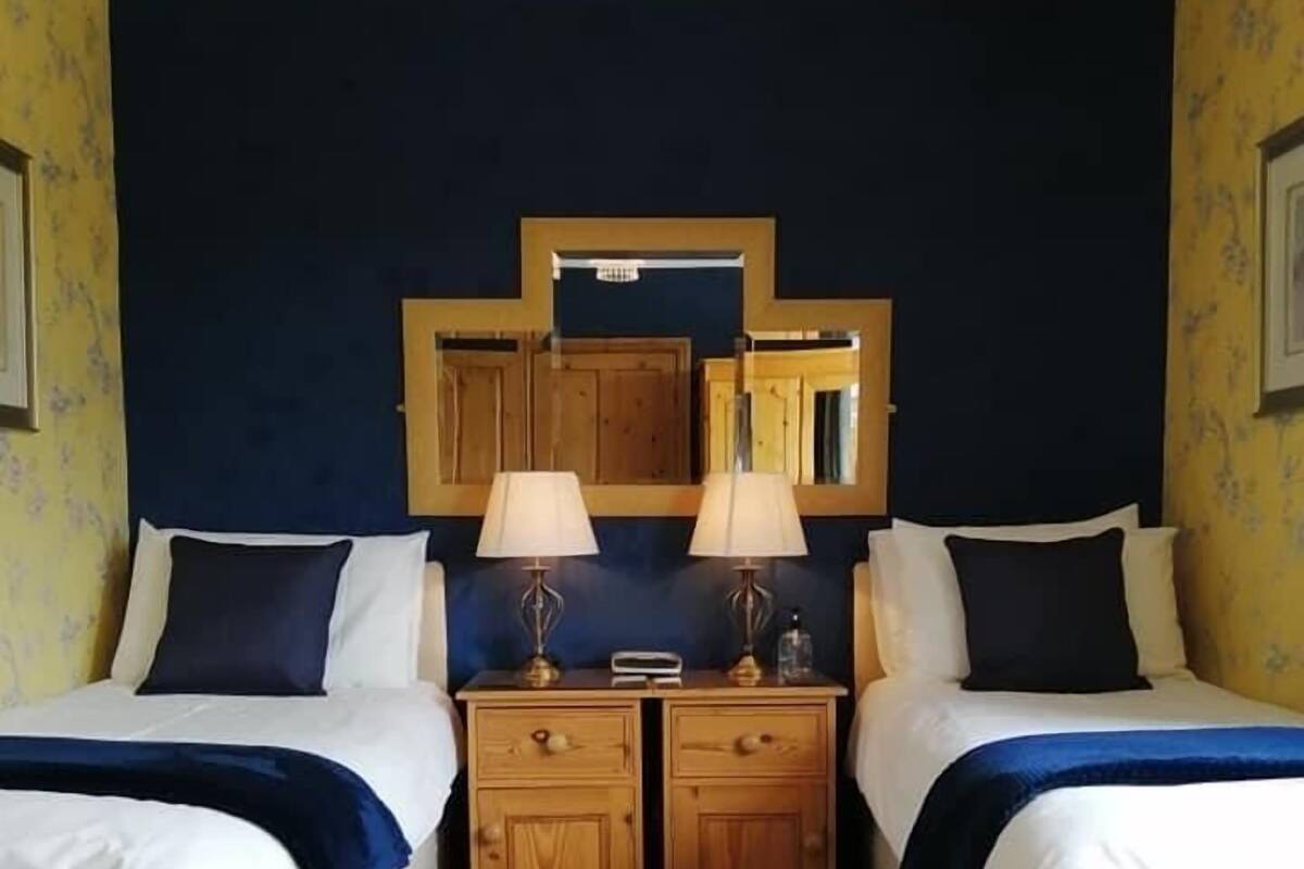 Quarto Twin, casa de banho anexa