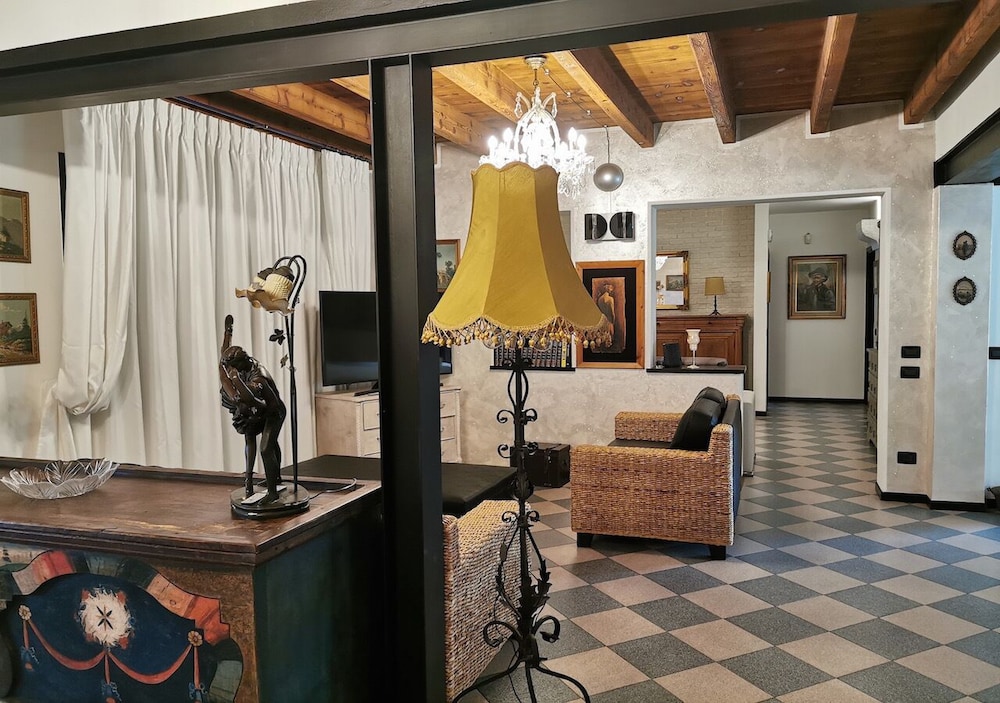 Luxurious Country House Villa With Swimming Pool 8 Seats 4 Bedrooms - Canda