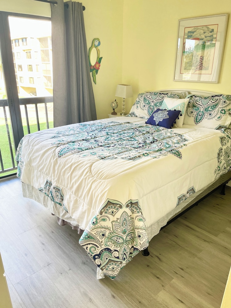 Yachts And Villas By The Bay - Fort Myers Beach, FL