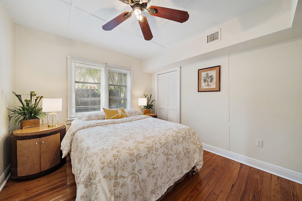 Downtown West Palm Beach Gem With A Roof Top Deck! - West Palm Beach, FL