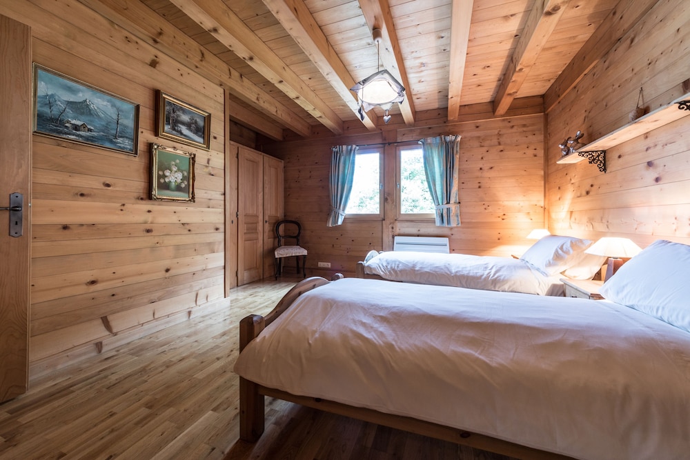 Riders Refuge's 6 Bedroom Chalet With Private Outdoor Hot Tub. - Les Gets