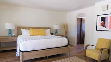 Quarto Deluxe | Minibar, Wi-fi grátis, roupa de cama fornecida