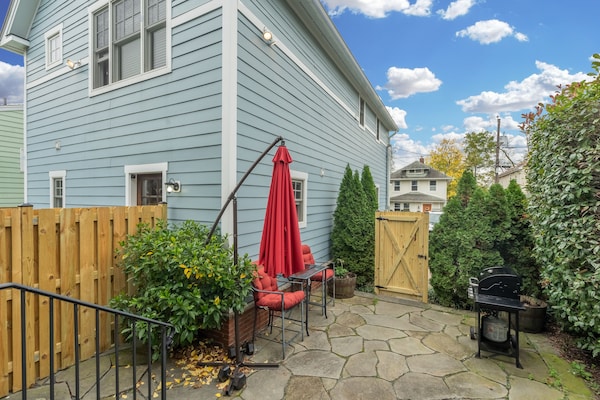 Charming Home Minutes From Nation's Capital - Arlington, VA