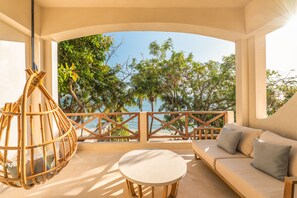 Deluxe King Suite Ocean View | Terraço/pátio