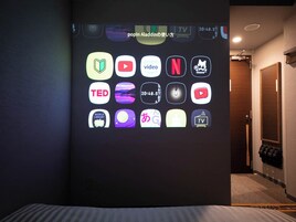 Quarto, não fumadores (Theater) | Secretária, secretária adequada para computadores portáteis 