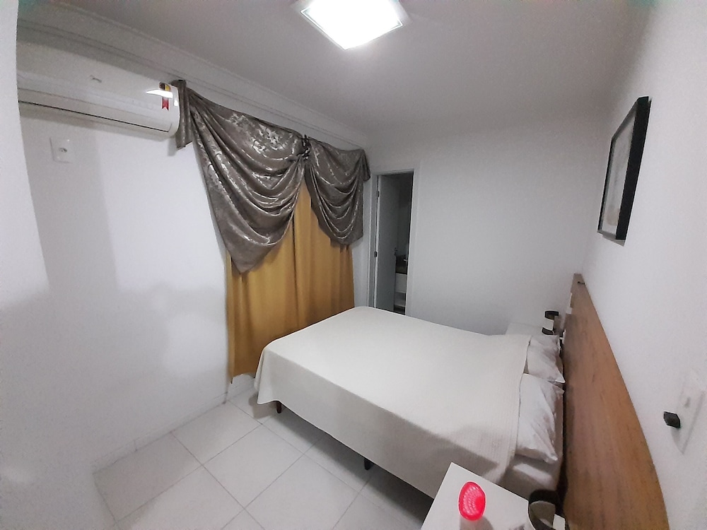 243, Apartamento 2 Dormitórios Em Local Agradável - Bombinhas