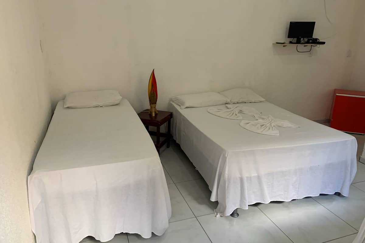 Quarto Triplo | Wi-fi grátis, roupa de cama fornecida
