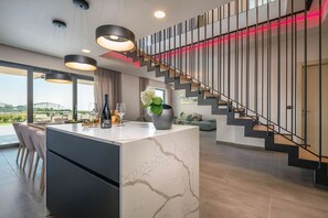 Villa | Cozinha privada | Uma chaleira elétrica