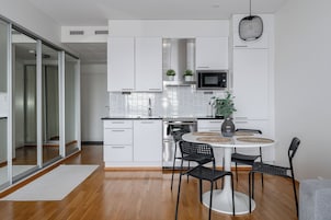 Estúdio exclusivo | Cozinha privada | Geladeira grande, micro-ondas, fogão, cooktop