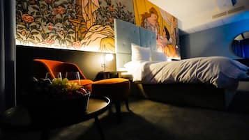 Quarto Duplo de Luxo | Minibar, cofre no quarto