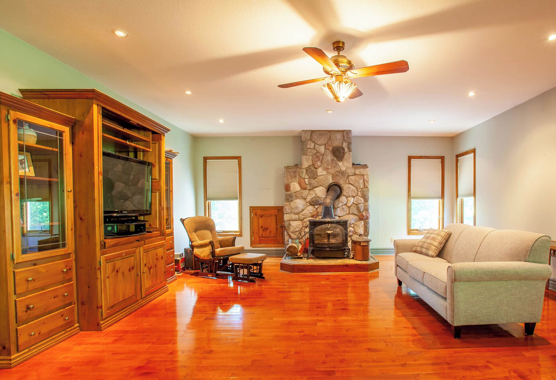 Woodland Retreat, King Bed, Private Lake Access - Bayfield