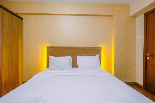 Cozy And Simple Living Studio Apartment At Cinere Resort - Jakarta