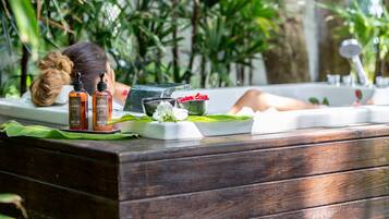 Villa (Multiple Bedrooms) | Banheira de imersão total