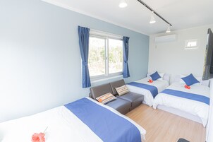 Casa básica, 2 quartos, para não fumantes (Private Vacation Home) | Frigobar, ferros/tábuas de passar roupa, Wi-Fi de cortesia