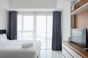 Quarto | Escrivaninha, Wi-Fi de cortesia, roupa de cama