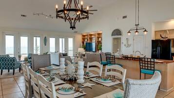 Casa, várias camas (Dauphin Charm - 2237 Bienville) | Cozinha privada