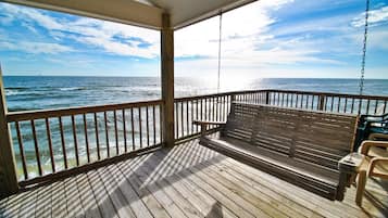 Casa, várias camas (Sun Spot - 104 Vargas Ct) | Sacada