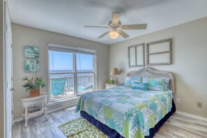 Casa, várias camas (Beach Music - 100-A Shell Ct) | 4 quartos 