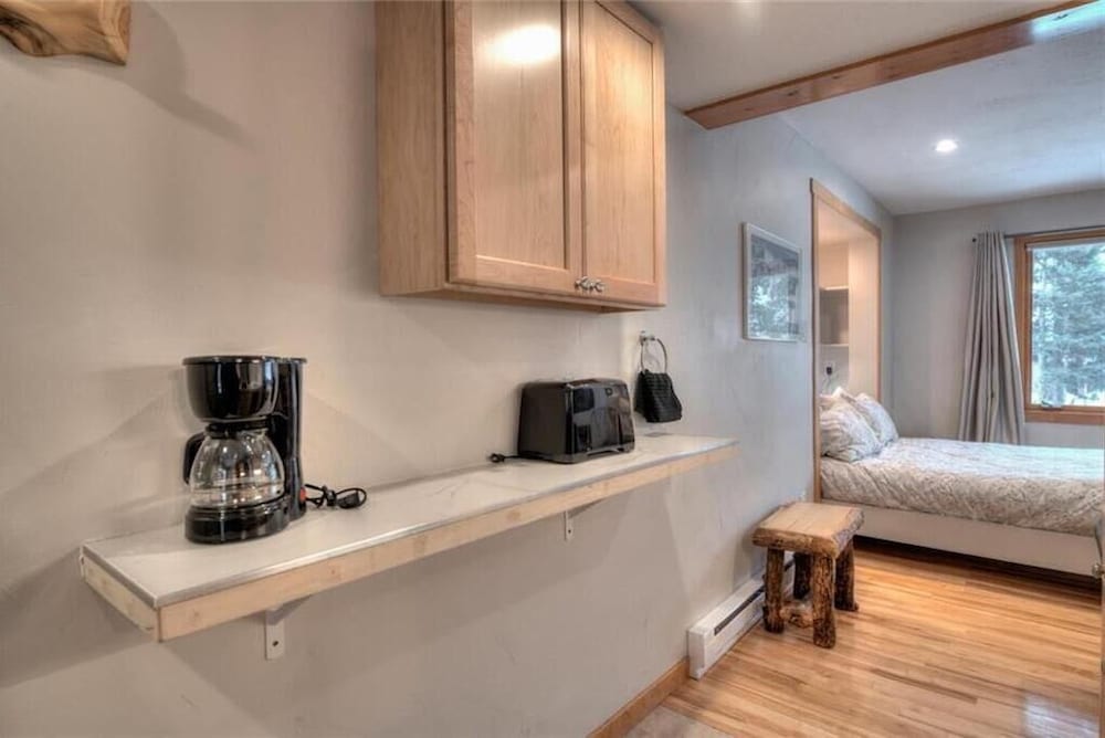 Ski-in/200 Steps To Lift - Cozy Studio - Breckenridge, CO