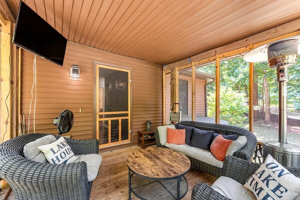 Lake Getaway (Paddle Boards Included) - Lake Anna, VA