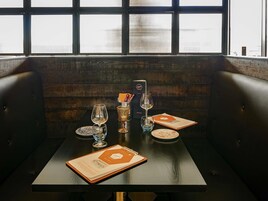 Servem pequenos-almoços, almoços, jantares e brunches (fins de semana)