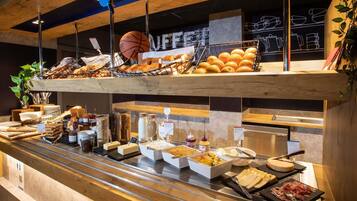 Pequeno-almoço tipo buffet diário mediante uma taxa