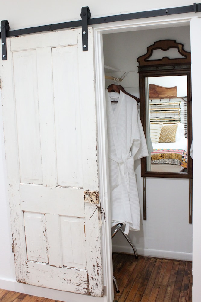 *Tuck-away Off River Trail, Bikes, Rain Shower - Kerrville, TX