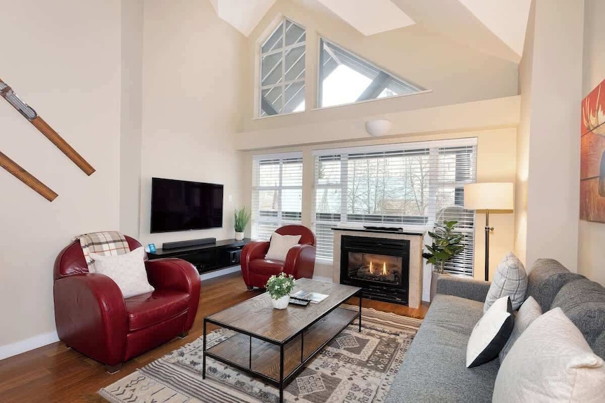 Upper Village Condo Steps To Gondola - Whistler