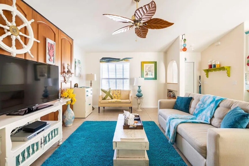 Beachy Coastal House With Charm! - Bonita Springs, FL