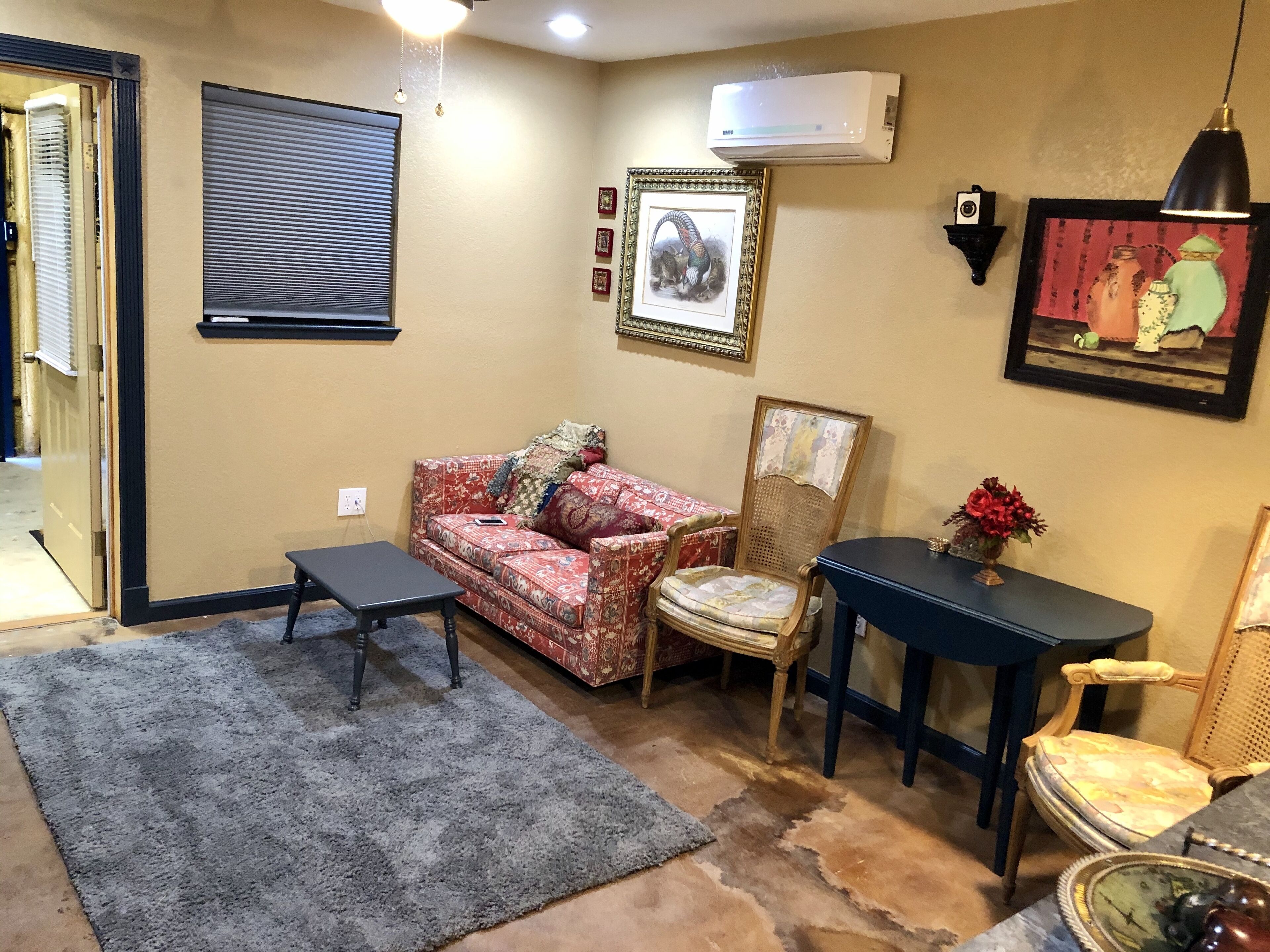 Hangar Apartment- 2br - Joshua, TX