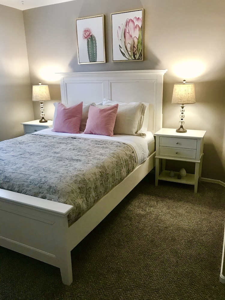 Home In The North Phoenix Desert Hills
Great For Families And Multiple Couples. - Phoenix