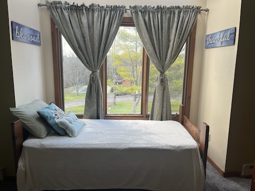 Cheerful And Cozy 2 Bedroom Home In Windham - State of New York