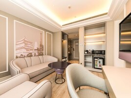 Quarto Privilege, Suite Empresarial, 1 cama king-size | Roupa hipoalergénica, edredões de penas, minibar, secretária 