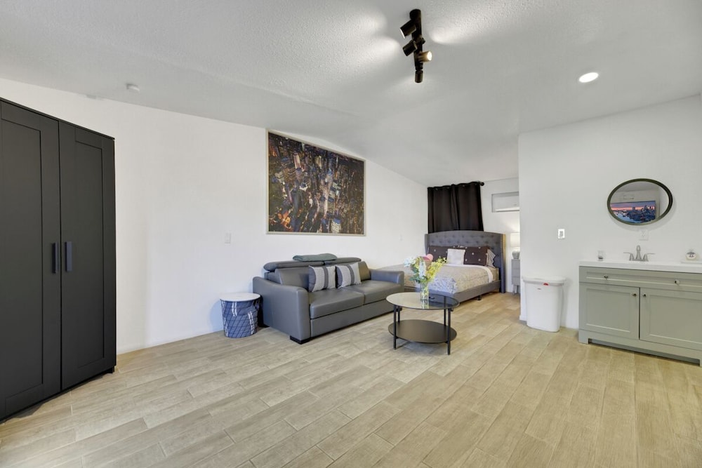 Resort Home For Big Group Close To The Strip! - Las Vegas, NV