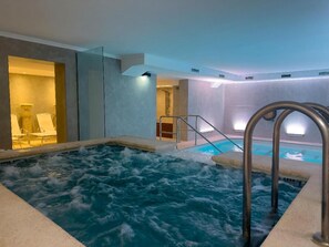 Piscina interna, piscina externa