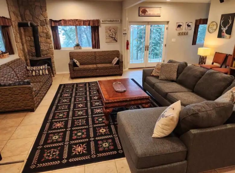 Safe Haven Cabin Retreat. - Running Springs, CA