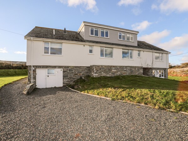 Burton Apartment - Trearddur Bay