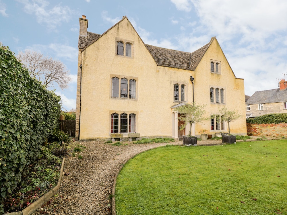 Chapel House - Gloucestershire