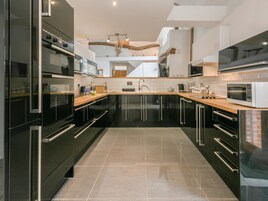 Casa de campo | Cozinha privada | Geladeira, lava-louças, chaleira elétrica