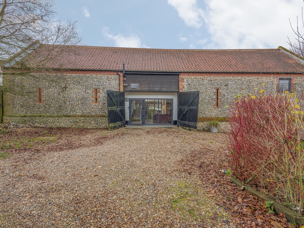 Flint Barn - North Walsham