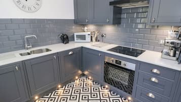Casa de Campo | Cozinha privada | Um frigorífico, uma máquina de lavar louça, uma chaleira elétrica