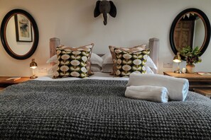 6 quartos, com decoração personalizada, com mobília individualizada